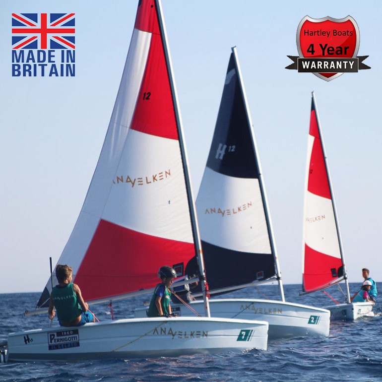 Sailing Dinghy | H12