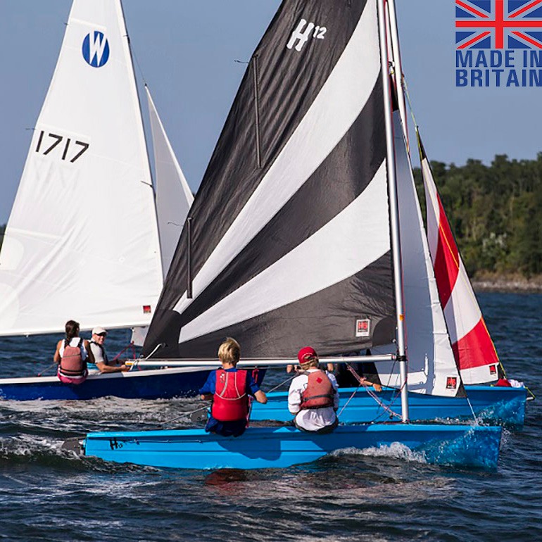 Sailing Dinghy | H12